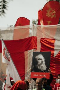 Verstehen Sie: Was bedeutet Links und Rechts in der Politik? Expliziert!